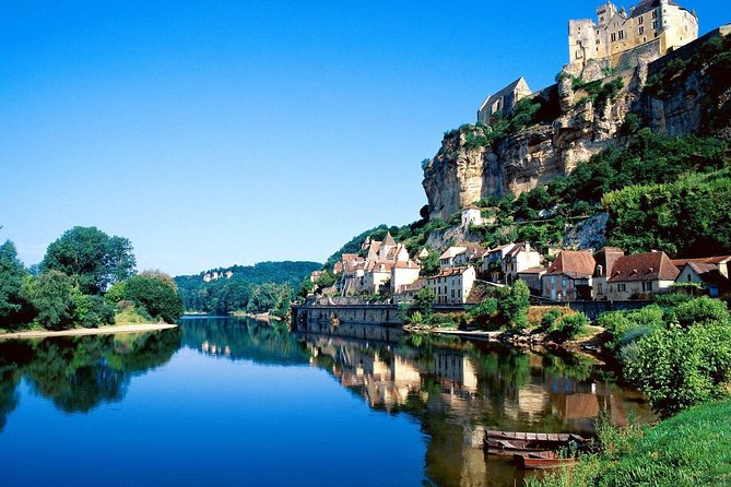 Private Tour : Prehistoric Cave and Castle by EXPLOREO SARLAT - Frequently Asked Questions