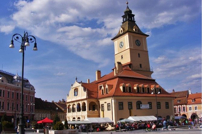 Private Tour: Transylvanian Castles and Brasovs Medieval Old Town - Discovering Brasovs Medieval Old Town