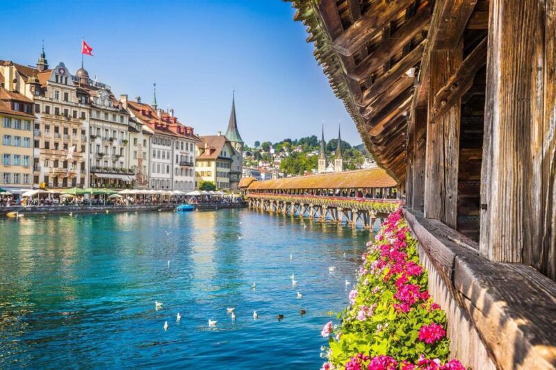 Private Walking Day Tour in Zurich - Architectural Landmarks