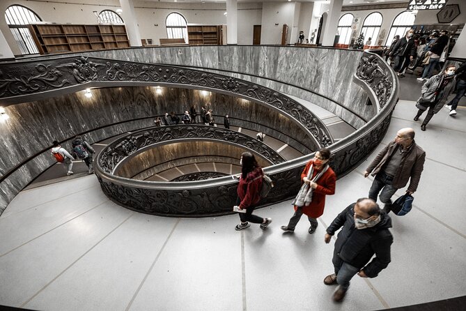 Small Group Tour of Vatican Museums, Sistine Chapel and Basilica - St. Peters Basilica: The Culmination of the Tour