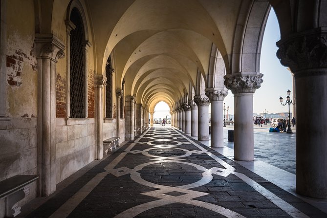St. Marks Basilica & Doge Palace + Murano, Burano Guided Tour - Exploring the Murano and Burano Islands