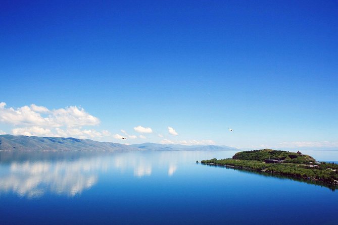 Transfer From Yerevan to Tbilisi With 2 Sightseeing Stops - Pricing and Value Proposition