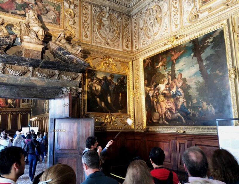 Venice: Doges Palace Guided-Tour & Gondola Ride - Exploring Venices Treasures