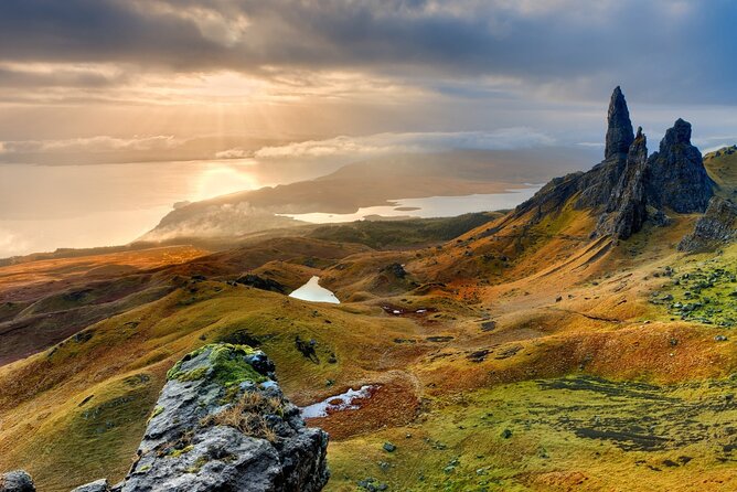 3 Day - Isle of Skye, Loch Ness & Glenfinnan Tour From Edinburgh - Walking the Paths of History at Glenfinnan Viaduct