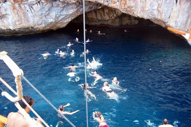 Alanya Pirate Boat Trip With Unlimited Drinks & Lunch - Since You Asked