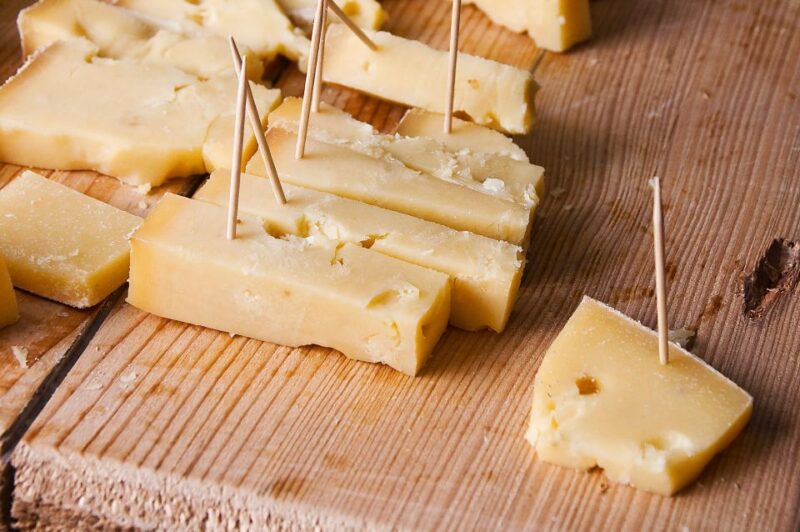 Bern: Gruyères Cheese and Cailler Chocolate Tasting Tour - Customer Reviews and Important Information