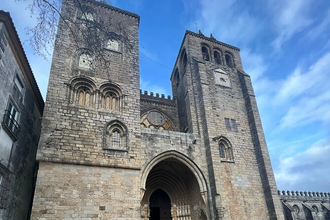 Évora: Private Walking Tour - Discovering Évora University