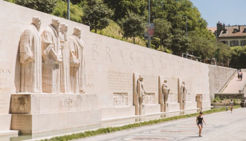 Geneva: Hop-on Hop-off Sightseeing Bus and Mini-Train Tour - What to Expect