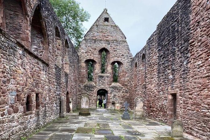 Loch Ness, Clava Cairns, Culloden, COO,S, DRAMS & Outlander Sites - Scenic Views and Local Wildlife in the Highlands