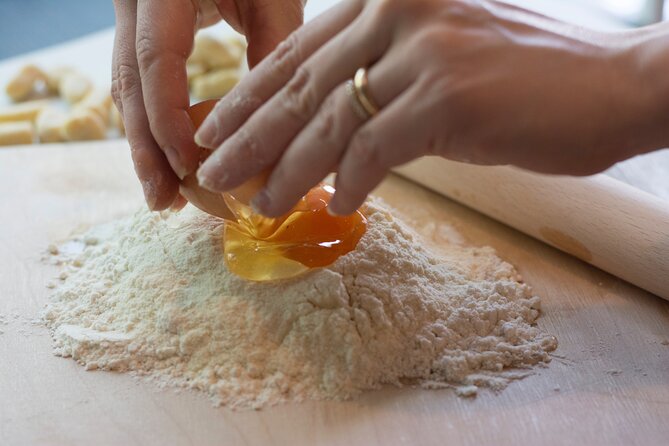 Pasta&Tiramisu Workshop: Craft Your Dinner With Free Flowing Wine - Exploring Roman Cuisine and Culture