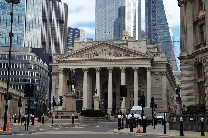 Roman Ruins to Blitz Bombings: A Walking Tour of Londons Fiery History - Why Choose a Small Group Tour?