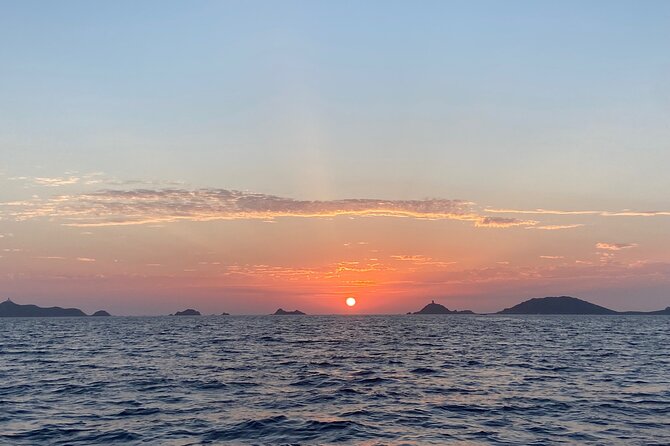 Sunset Boat Cruise With Aperitif at the Sanguinary Islands - Aperitif Experience and Local Specialties