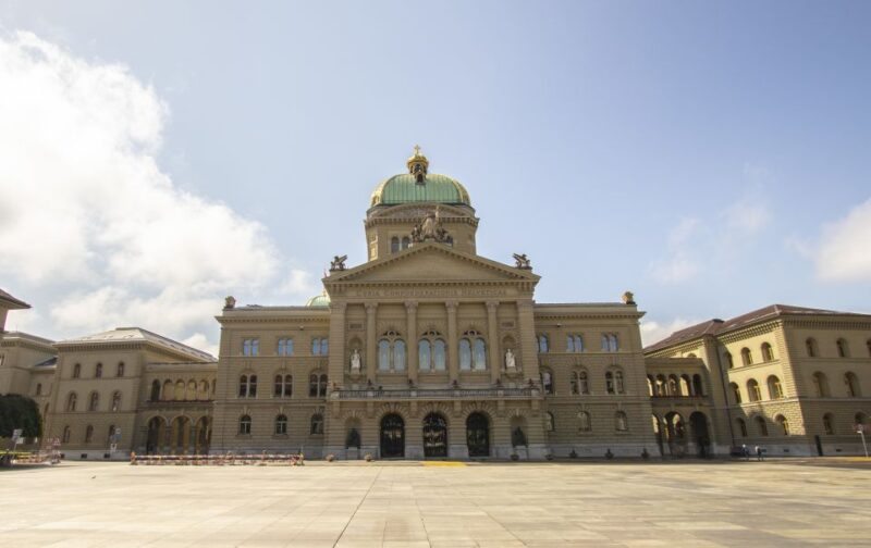 Bern: Express Walk With a Local in 60 Minutes - Key Points