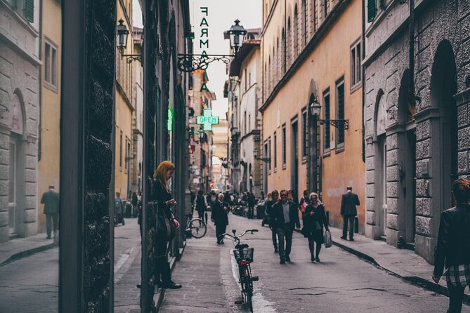 Best of Florence: 2.5 Hours Audio Guided Walking Tour With Host - Key Points