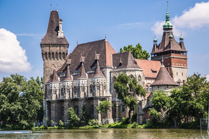 Budapest Ghost Hunt Exploration Game and Tour - Key Points