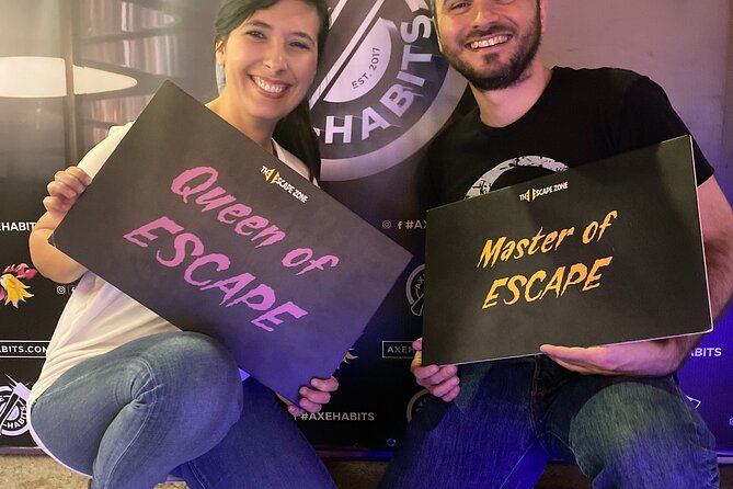 Bundle: 1-Hour Axe Throwing + Escape Room - A Practical Look at the Experience