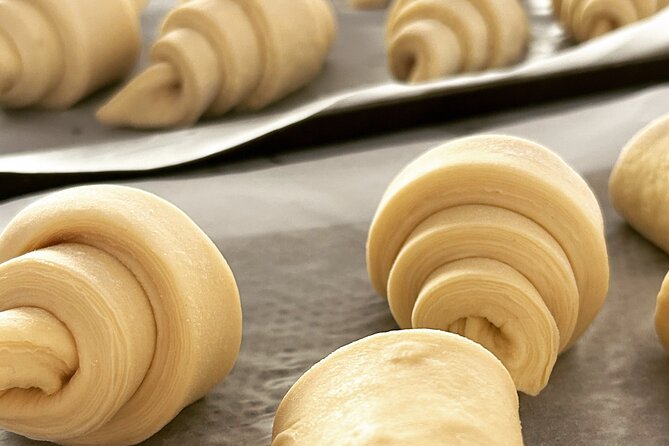 Croissants and Chocolate Croissants With a Pastry Chef in Paris - Key Points