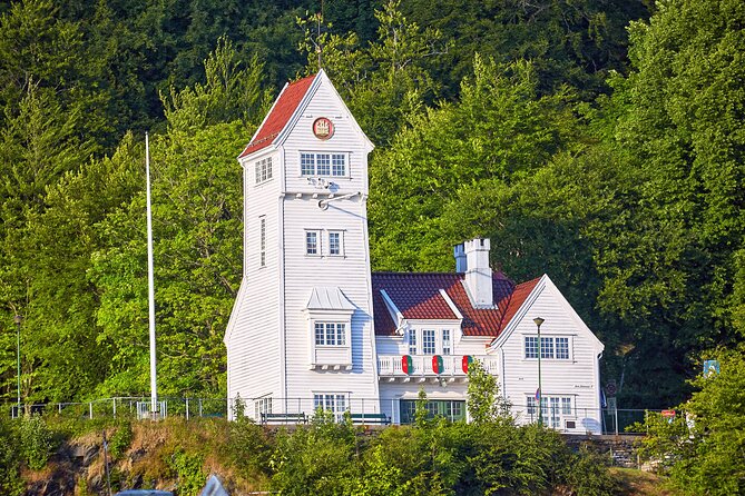 Discover Bergen on Foot and Boat - Key Points