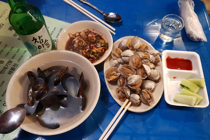 Drinking and Eating through the Alleys of Seoul - An Introduction to the Experience