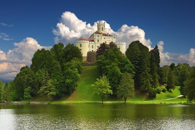 Fairytale Castle & Wine Tasting & Lunch - Key Points