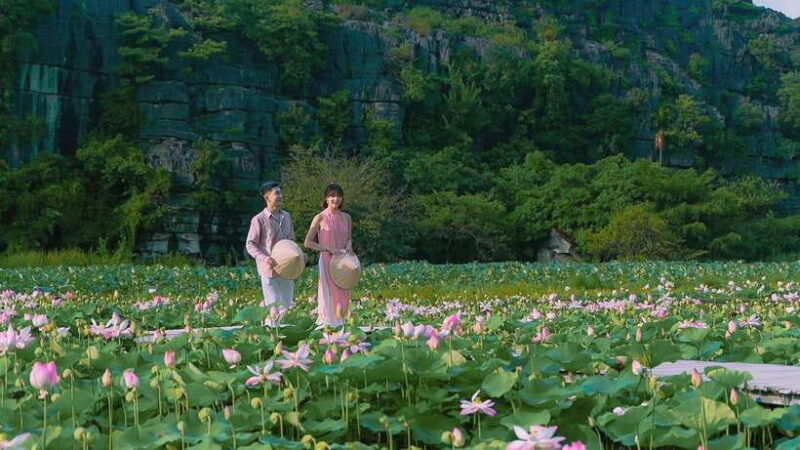 From Ninh Binh: 1 day HoaLu-TrangAn-MuaCave -finish in Hanoi - Discovering Ninh Binh in One Day: Hoa Lu, Trang An, and Mua Cave