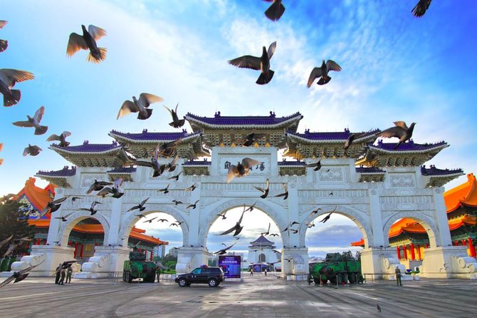 Full-Day Private Custom Taipei City Tour - Introducing the Experience