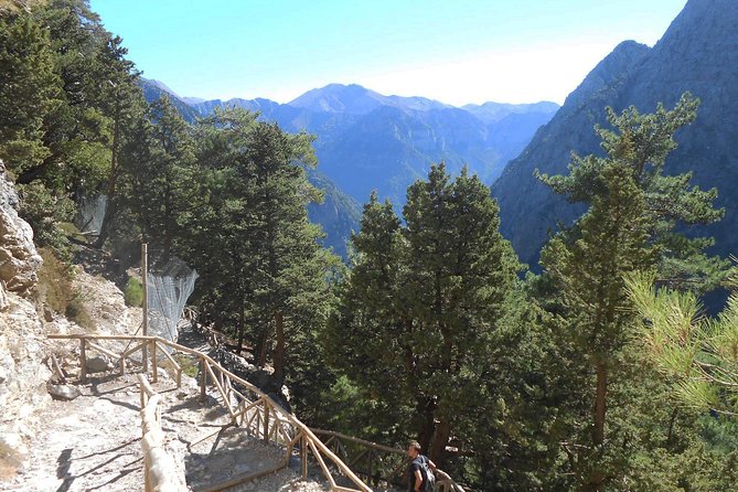 Full Day Samaria Gorge 10-Mile Walking Tour - Tour Overview