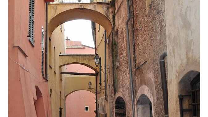 Genoa Day Tour: 4 Hours of History With Focaccia , Prosecco & Joy - Key Points