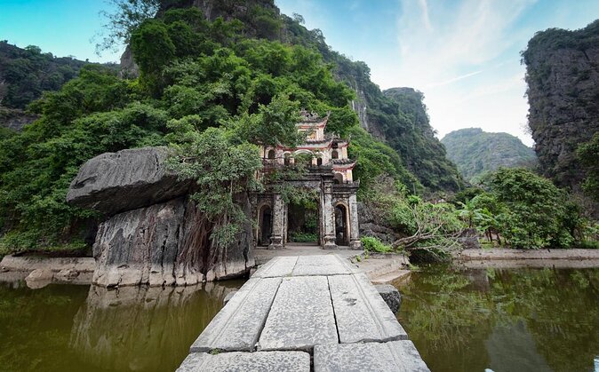 Hoa Lu Tam Coc Full-Day DELUXE Tour Including BUFFET LUNCH & River Boat Ride - Introduction: What You Can Expect from This Tour
