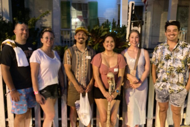 Key West Haunted Pub Crawl and Ghost Tour With Free T-Shirt - Tour Overview and Experience