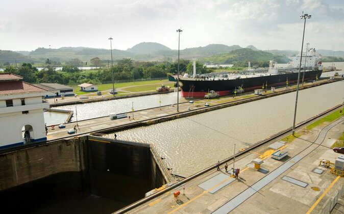Miraflores Canal Locks and Casco Viejo Highlights Walking Tour - Key Points