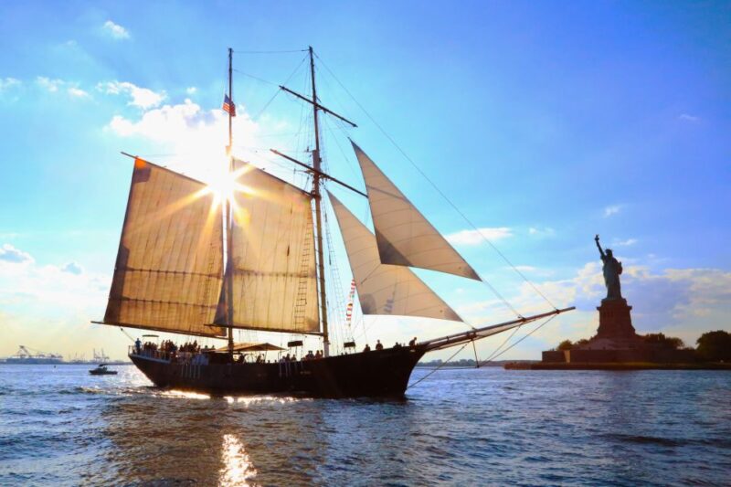 NYC: Statue of Liberty Day Sail with Onboard Bar - Key Points