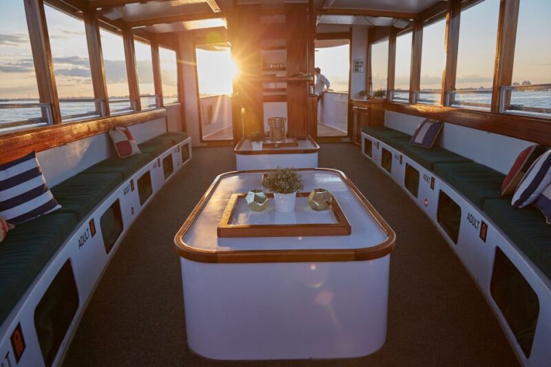 NYC: Sunset Cruise on a Small Yacht with a Drink - Key Points