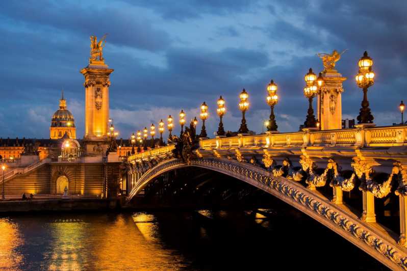 Paris: Illuminated Walking Tour - Key Points