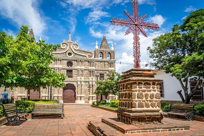 Private Tour Santa Fe De Antioquia & Bridge OPT Hot Air Balloon - Key Points