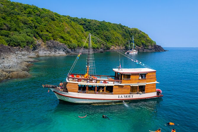 Relaxing Day with Snorkeling - Away From The Crowds - Relaxing Day with Snorkeling – Away From The Crowds: An Honest Look