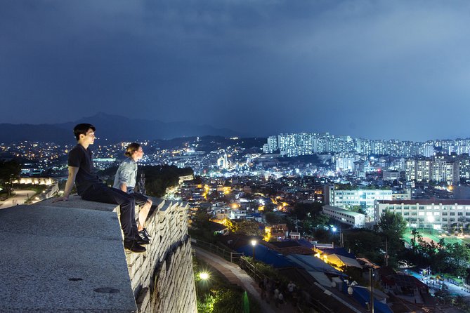 Seoul moonlight walking tour with local historian - Key Points