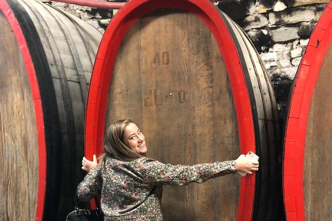 Small Group Wine Tasting in Tuscany With Vineyard Visit - Key Points
