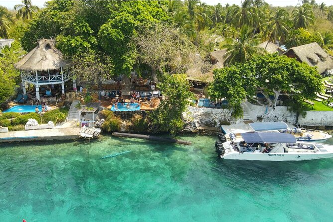 Sport Boat: Rosario Island, Lunch on Private Island, Cholon & Baru - Key Points