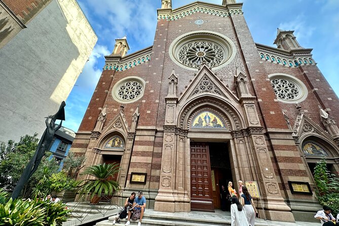 Taksim to Galata Walking Tour: Secret Passages & Local Hangouts - Exploring Taksim Square