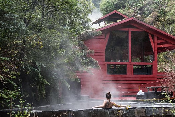  Trekking Mirador El Volcano + Geometric Hot Springs - Key Points