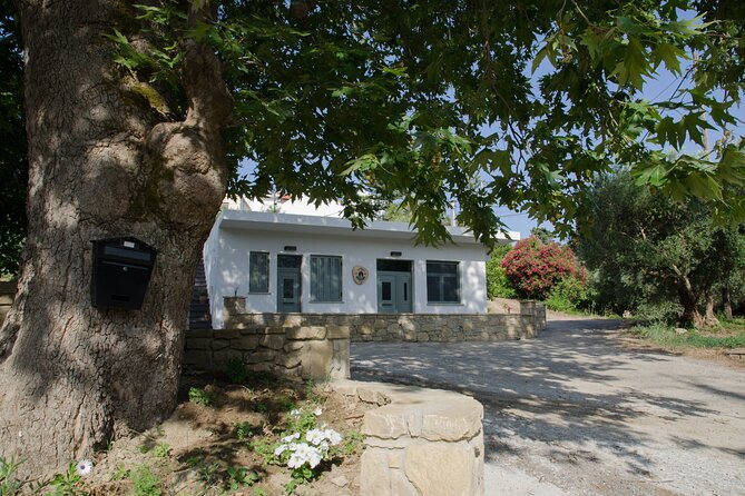 Wine Tasting: Meet the Cretan Vineyard at West Chania - Overview of the Wine Tasting Experience