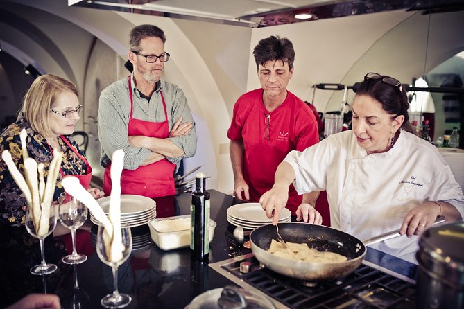 Authentic Roman Cooking Class & Market Experience