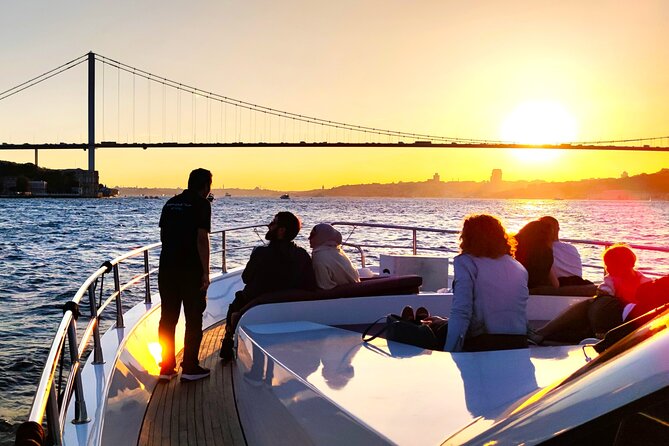 Bosphorus Sunset: An Enchanting Yacht Cruise in Istanbul