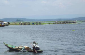 Cianjur : Floating Village, Boat Ride, Floating house