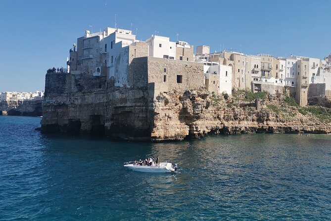 Polignano by boat Private excursion with aperitif