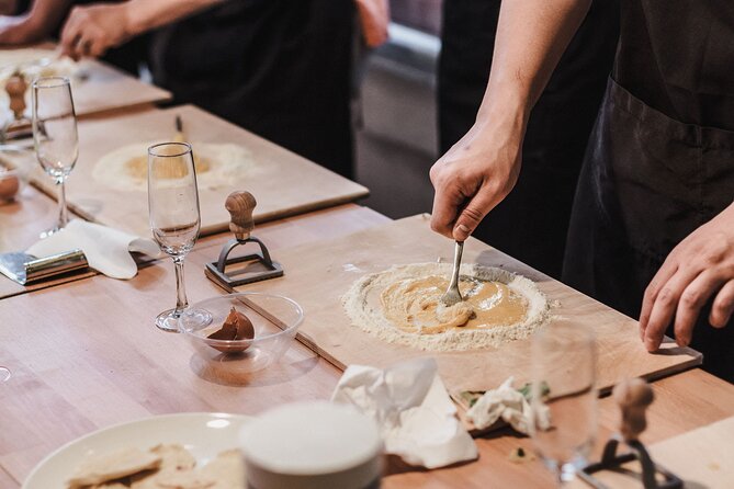 Rome Pasta-Making Class: Cook, Dine & Drink Wine With Local Chef - What Makes This Tour Stand Out