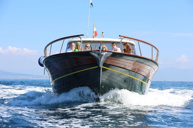 Shared Amalfi Coast Boat Tour: Positano,Amalfi,Swim & Light Lunch