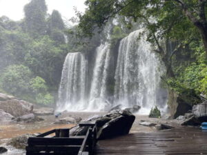 Siem Reap: Kulen Waterfall and 1000 Linga River Tour