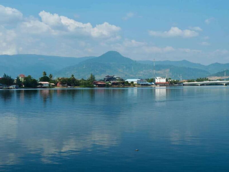 Small Group Tour: One Day Phnom Penh to Kampot & Kep - Visiting Phnom Chhnork: A Sacred Cave Temple